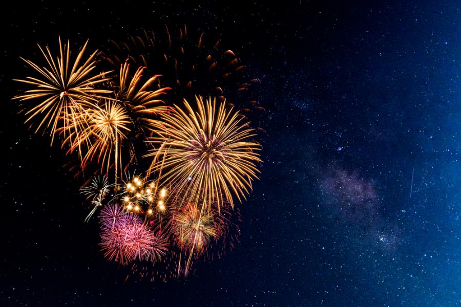 Kumpulan Kata Kata Kembang Api yang Indah, Romantis dan Bermakna - Fakta.id