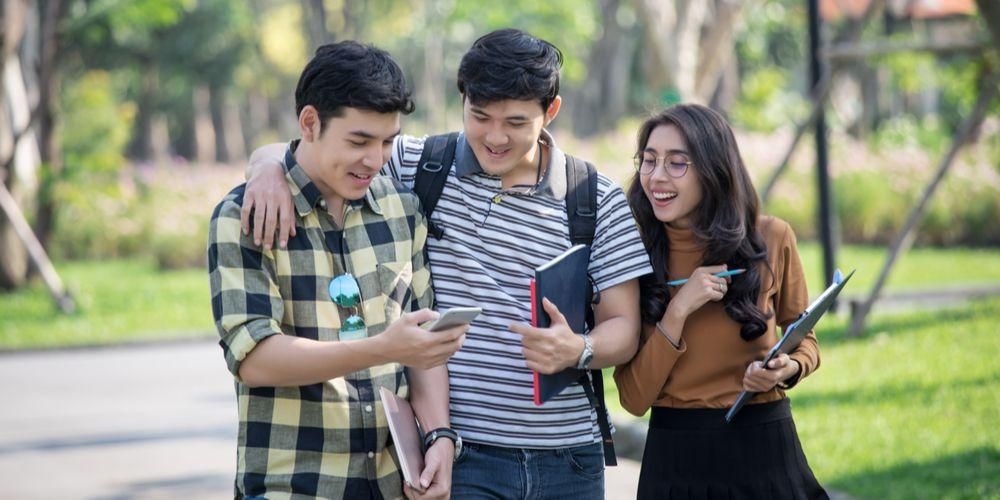 8 Cara Menghindari Pergaulan Bebas di Kalangan Pelajar & Remaja - Fakta.id