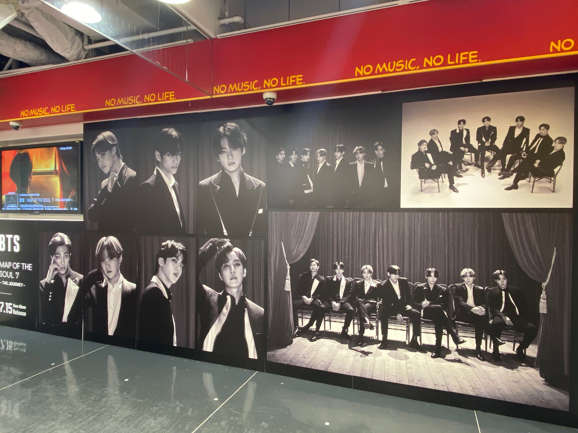 Album BTS Map of The Soul: 7 - The Journey 'Sold Out' di Tower Records ...