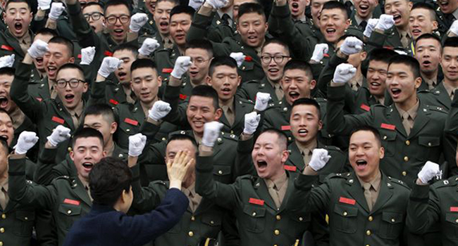 Berapa Lama Wamil? Kewajiban setiap Pria di Korea Selatan bahkan Idol ...